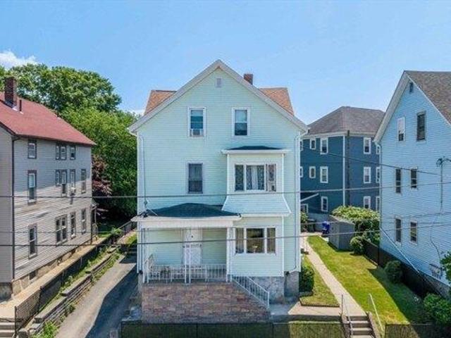 house with 8 bedroom, Fall River MA ES104811104