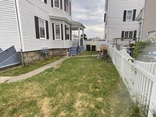 house with 8 bedroom, Fall River MA ES104947117