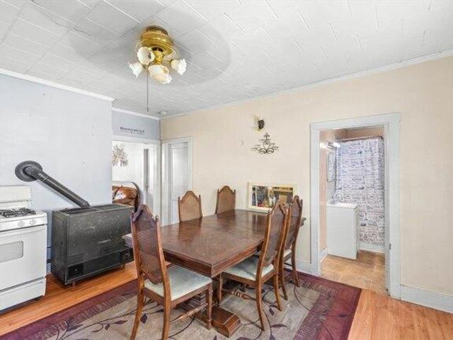 house with 8 bedroom, Fall River MA ES105082249