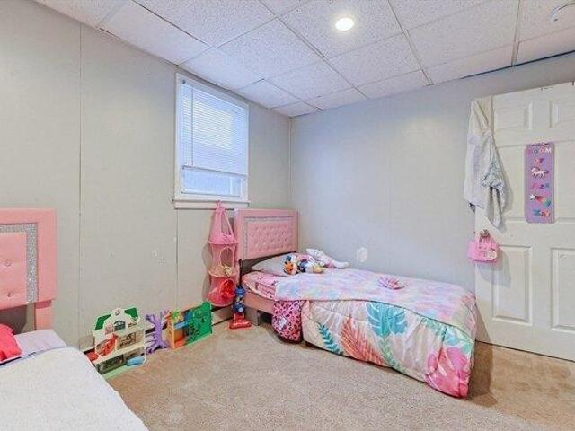 house with 8 bedroom, Fall River MA ES105127715