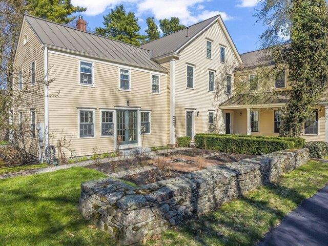 house with 8 bedroom, Falmouth ME DLS102561728