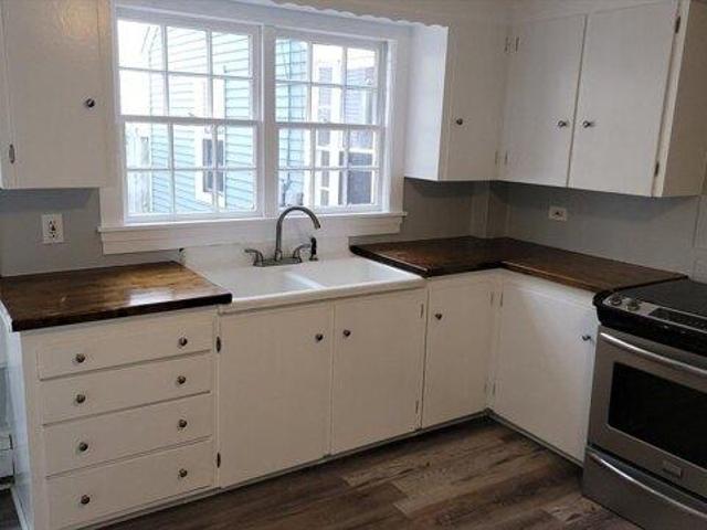 house with 8 bedroom, Fitchburg MA DLS102922781