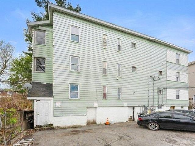house with 8 bedroom, Fitchburg MA DLS103099743