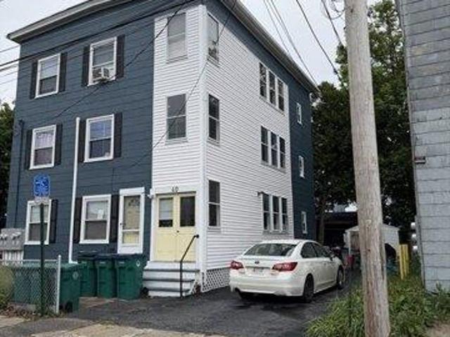 house with 8 bedroom, Fitchburg MA ES103498484