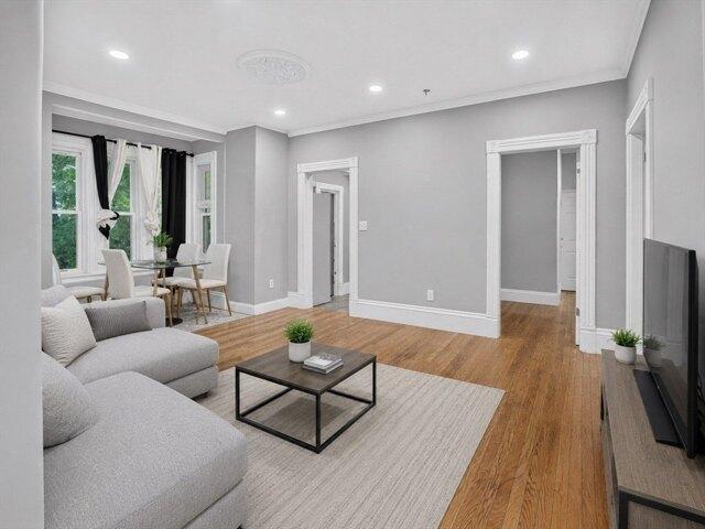 house with 8 bedroom, Fitchburg MA ES105059953
