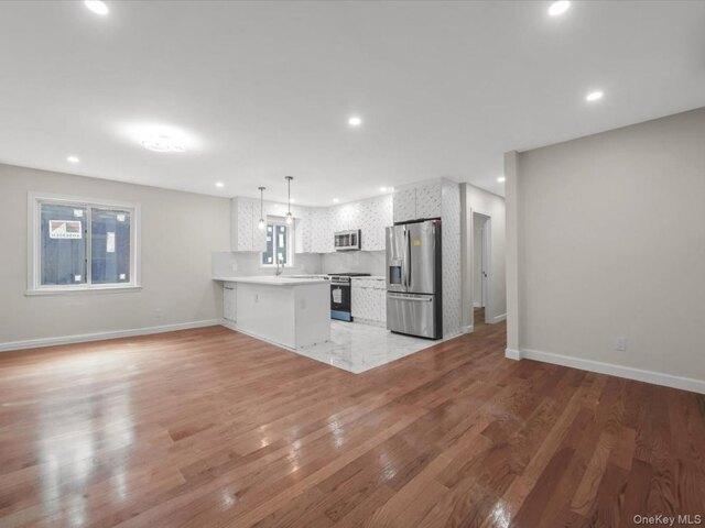 house with 8 bedroom, Flushing NY ES103603594