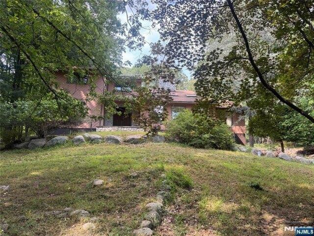 house with 8 bedroom, Franklin Lakes NJ DLS101660585