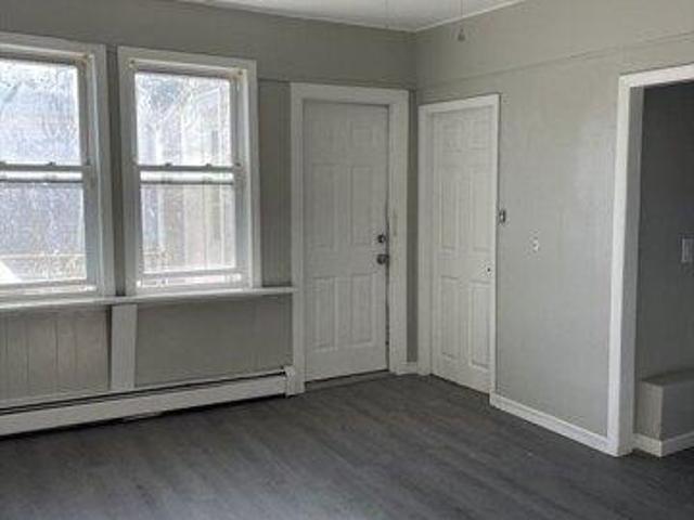house with 8 bedroom, Haverhill MA ES105140845