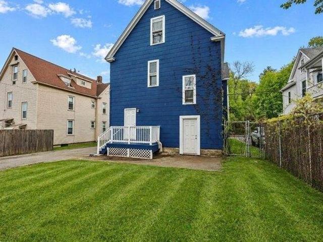 house with 8 bedroom, Holyoke MA ES103663569
