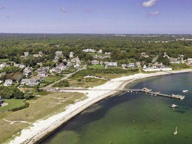 house with 8 bedroom, Hyannis Port MA ES103017522