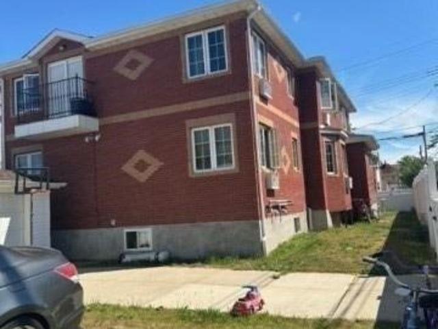 house with 8 bedroom, Jamaica NY ES104921657