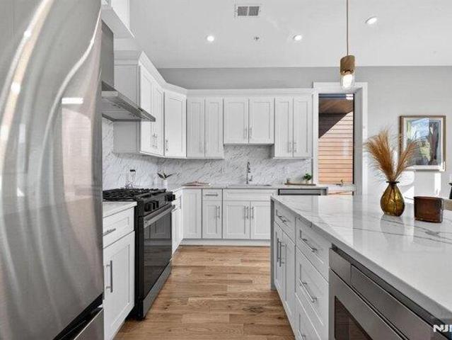 house with 8 bedroom, Jersey City NJ DS101856561
