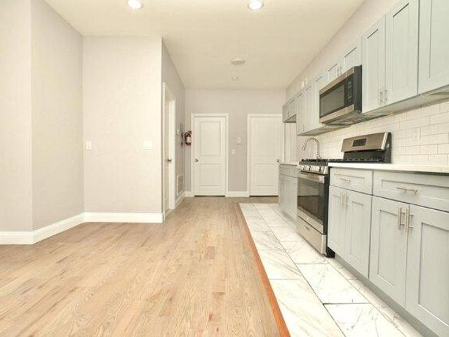 house with 8 bedroom, Jersey City NJ ES104149235