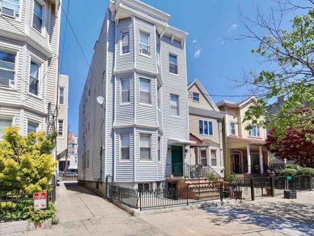 house with 8 bedroom, Jersey City NJ ES104375457
