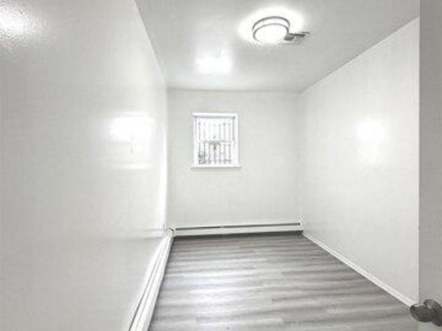 house with 8 bedroom, Jersey City NJ ES105123211