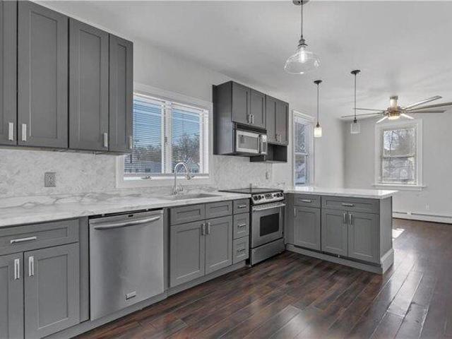 house with 8 bedroom, Johnston RI DLS102028504