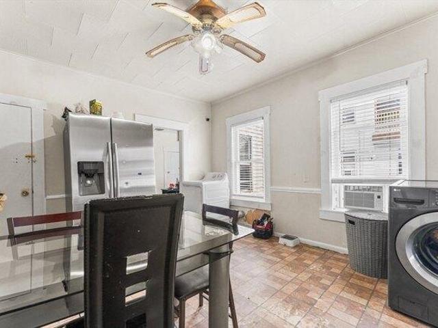 house with 8 bedroom, Lawrence MA ES102922292