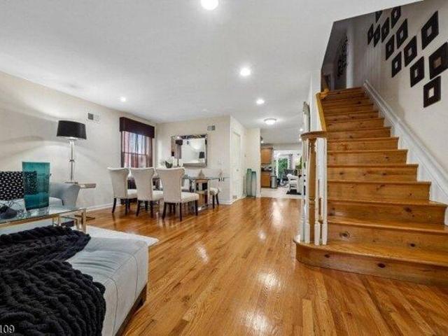 house with 8 bedroom, Lodi NJ ES105174554