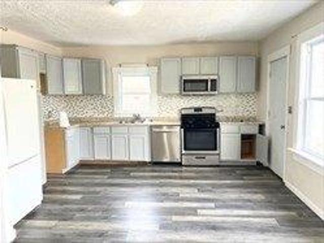 house with 8 bedroom, Lowell MA ES103020727