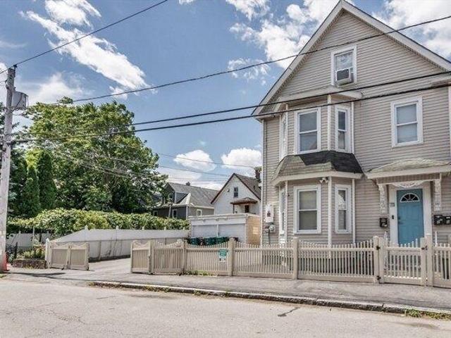 house with 8 bedroom, Lowell MA ES104852235
