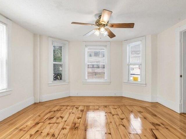 house with 8 bedroom, Lowell MA ES105107904
