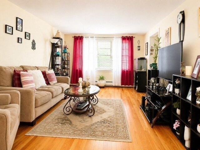 house with 8 bedroom, Malden MA ES104809176