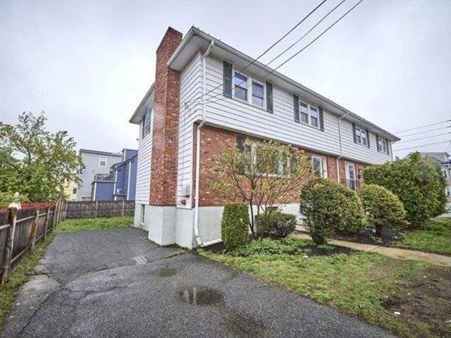 house with 8 bedroom, Medford MA DS102670411