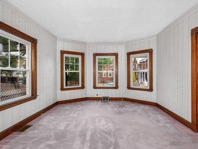 house with 8 bedroom, Medford MA DS102828497