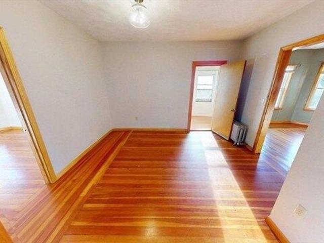 house with 8 bedroom, Medford MA ES102824627