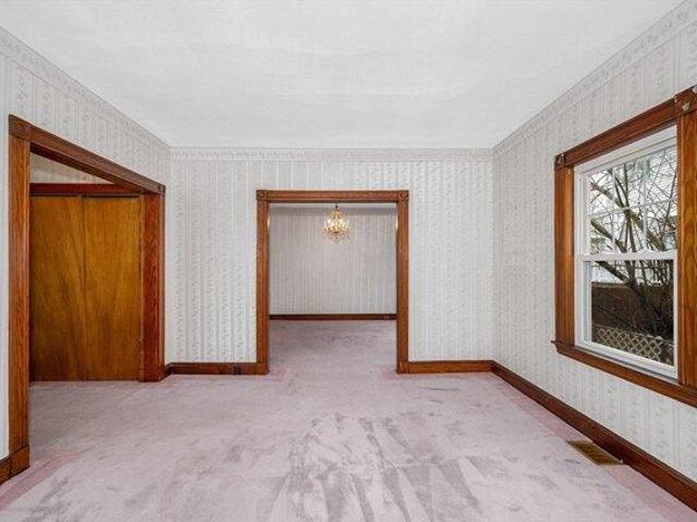 house with 8 bedroom, Medford MA ES103101346