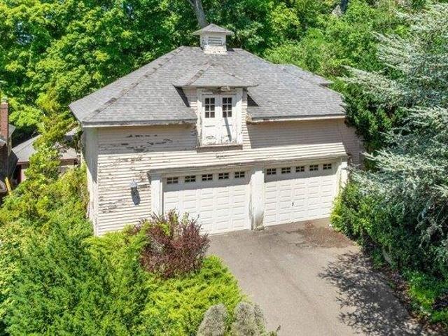 house with 8 bedroom, Melrose MA ES105095426