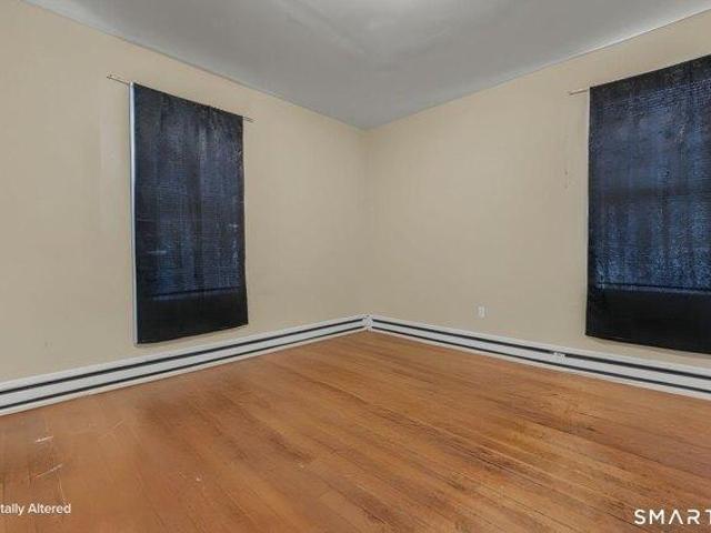house with 8 bedroom, Meriden CT ES105204031