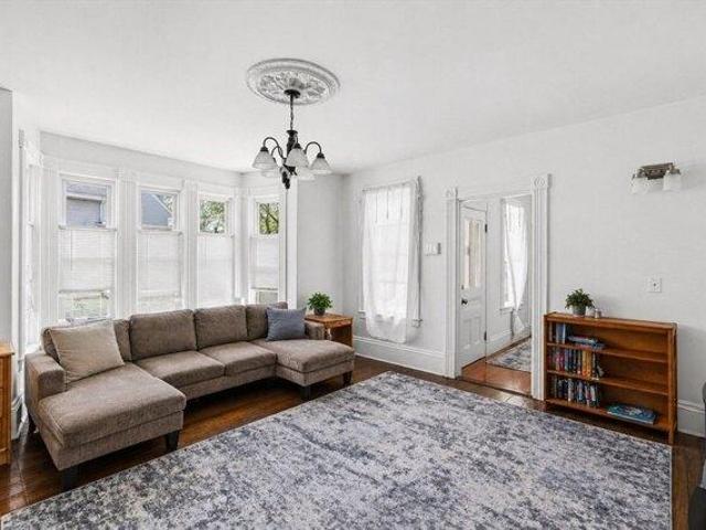 house with 8 bedroom, Middleboro MA ES103184866
