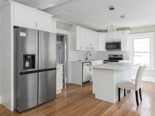 house with 8 bedroom, Milton MA DS102090002