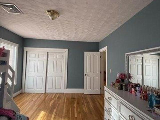 house with 8 bedroom, Milford MA ES104296007