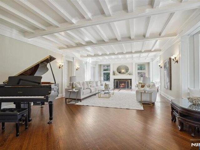 house with 8 bedroom, Millburn NJ ES105192108