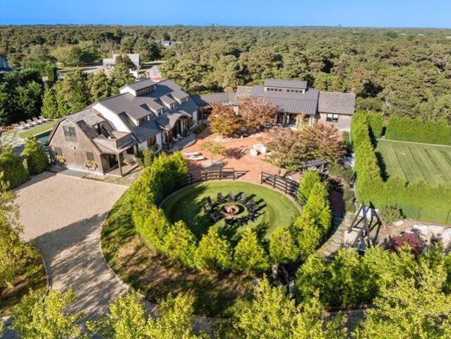 house with 8 bedroom, Nantucket MA DS102708025