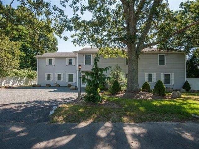house with 8 bedroom, Narragansett RI ES105192858