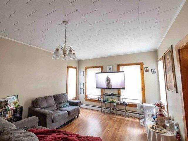 house with 8 bedroom, New Bedford MA DLS102409260