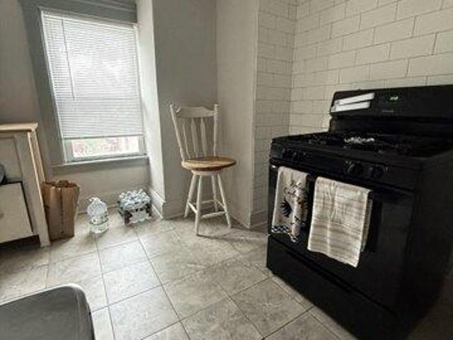 house with 8 bedroom, New Bedford MA DS102477175