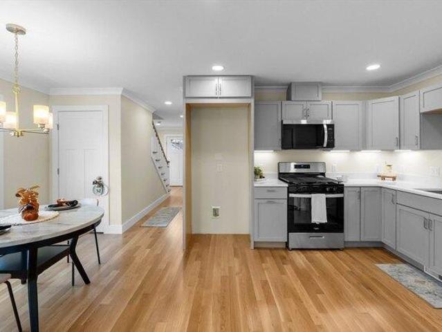 house with 8 bedroom, New Bedford MA DS102592771