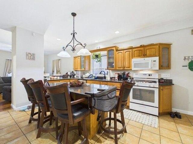 house with 8 bedroom, New Bedford MA ES102826281