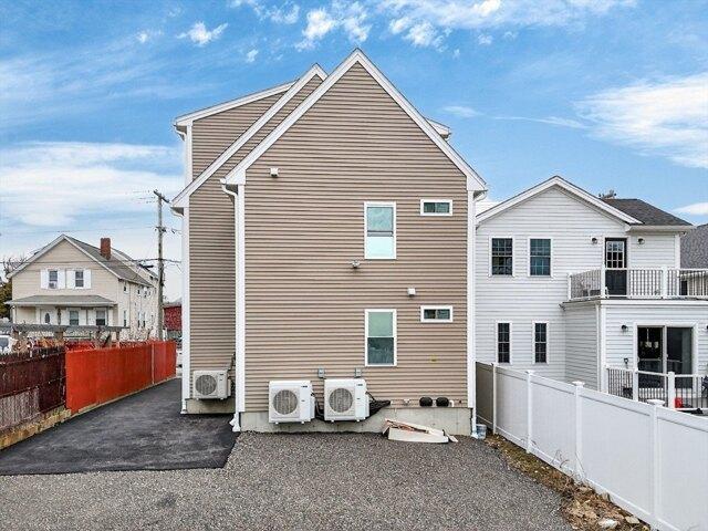 house with 8 bedroom, New Bedford MA ES103101777