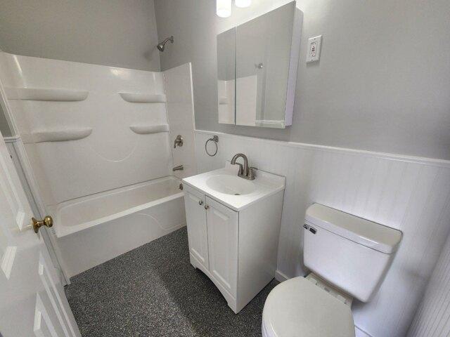house with 8 bedroom, New Bedford MA ES103125379
