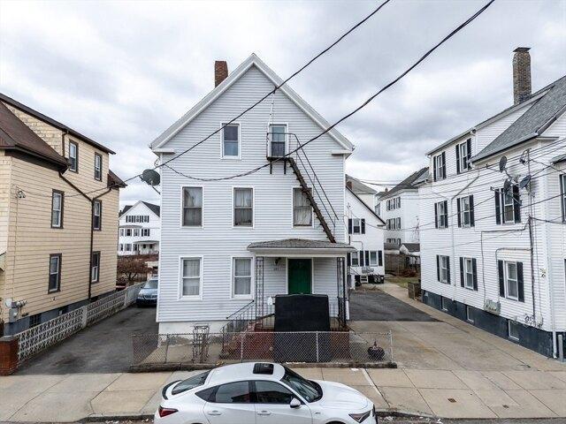 house with 8 bedroom, New Bedford MA ES103434046