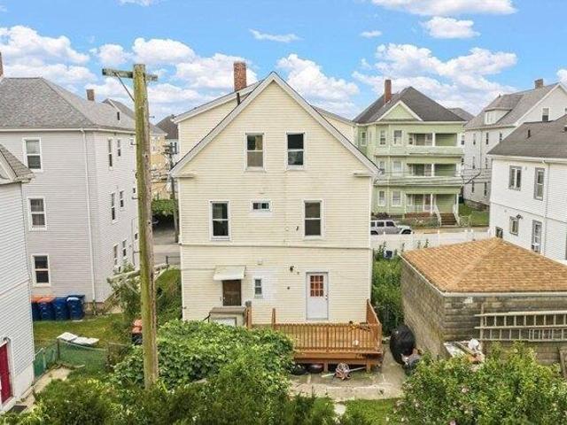 house with 8 bedroom, New Bedford MA ES104833533