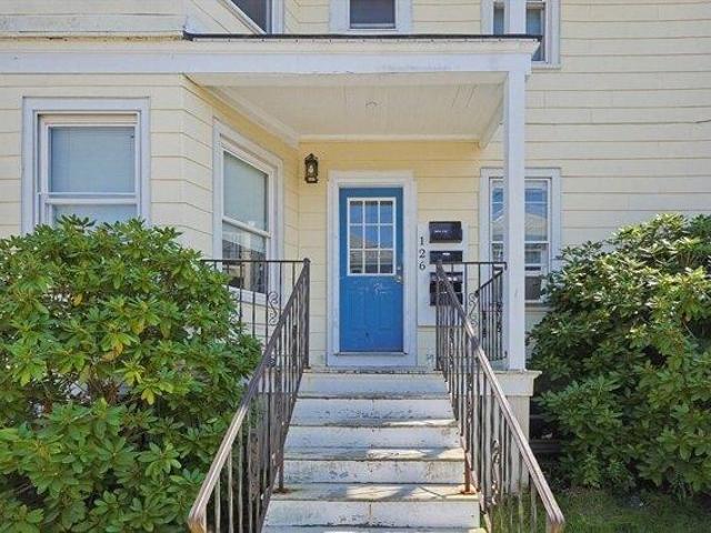 house with 8 bedroom, New Bedford MA ES105107135