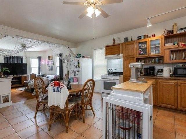 house with 8 bedroom, New Bedford MA ES105108982