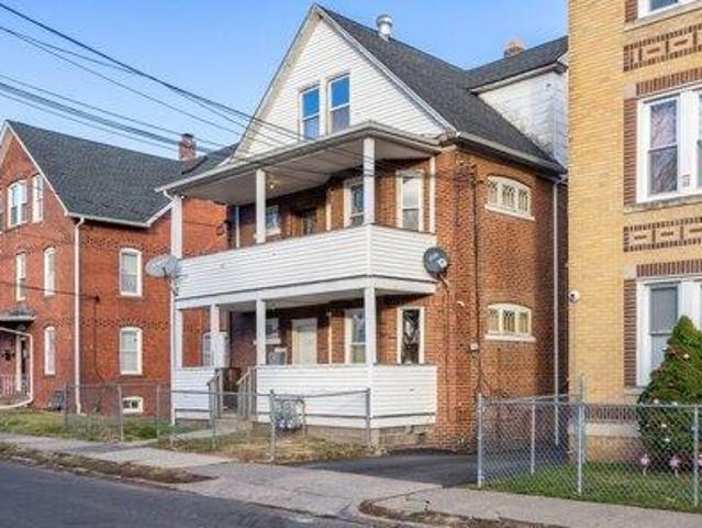 house with 8 bedroom, New Britain CT ES103102133