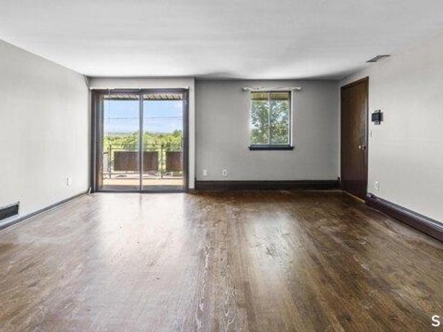 house with 8 bedroom, New Britain CT ES105144388